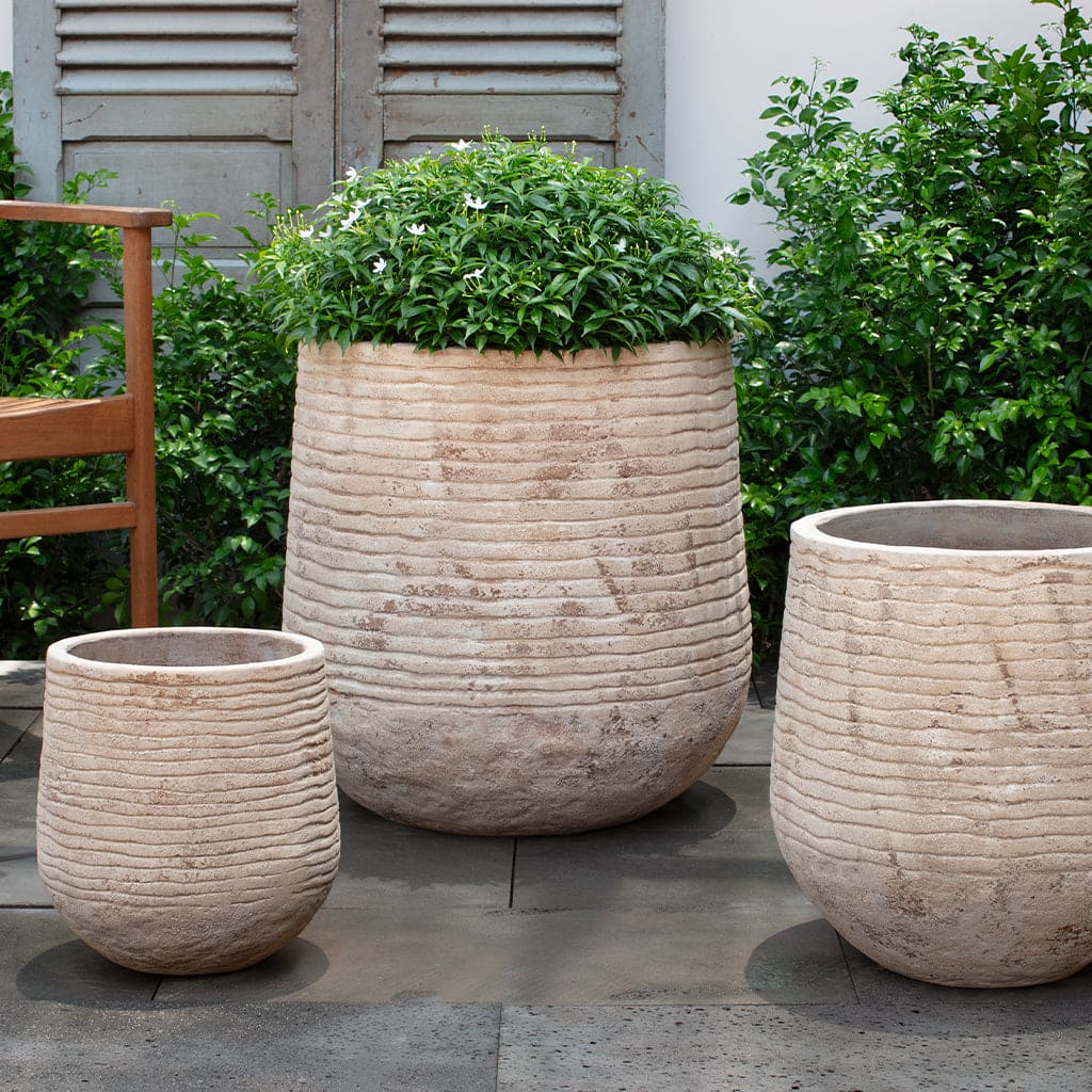 Campania International Olmos Planter in Antico Terra Cotta | The Garden ...